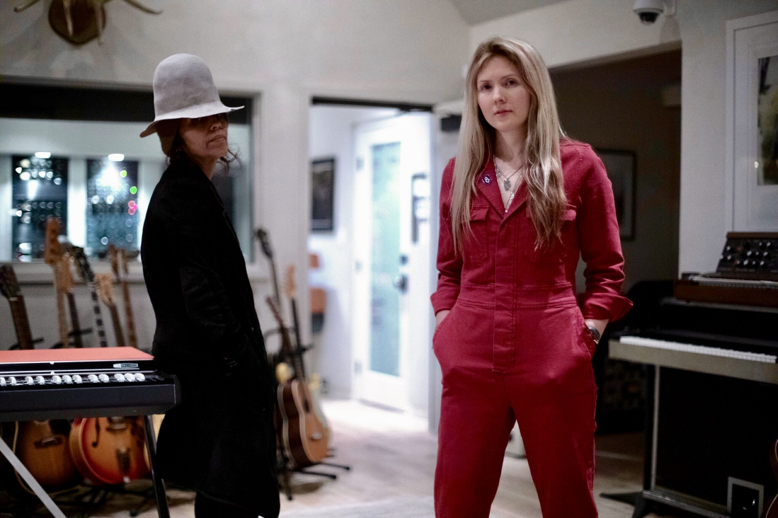Beatie Wolfe and Linda Perry photo credit Ross Harris